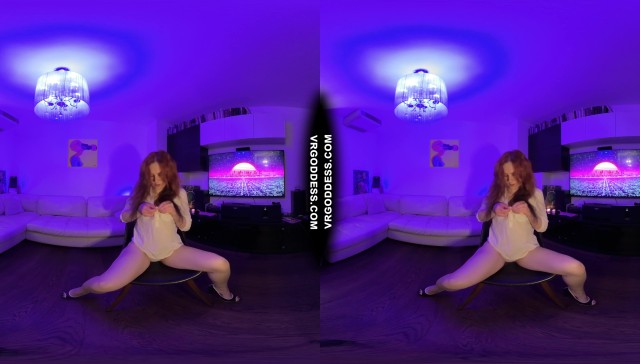 Late Night Striptease Dancer Lea Deep Glass Dildo Masturbation Vr